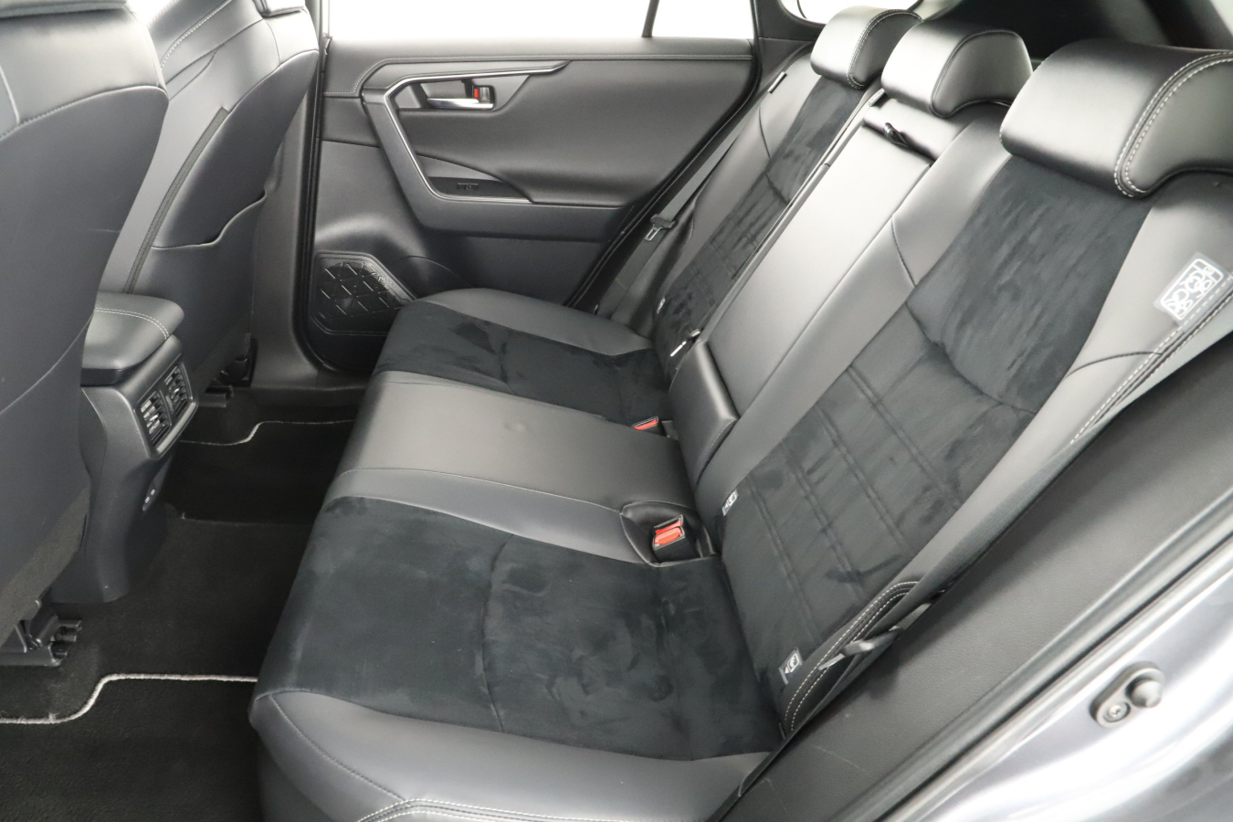 Toyota RAV 4 2024, 2.5 Hybrid, 20 352 km 4x4 SUV, Automat, Benzín na ...