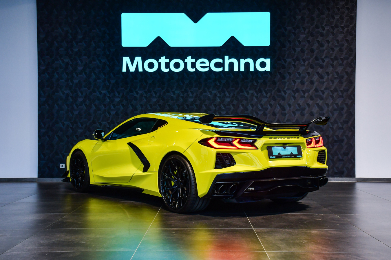 Chevrolet Corvette 2022, C8-1000R, 24 156 km Kupé, Automat, Benzín na ...