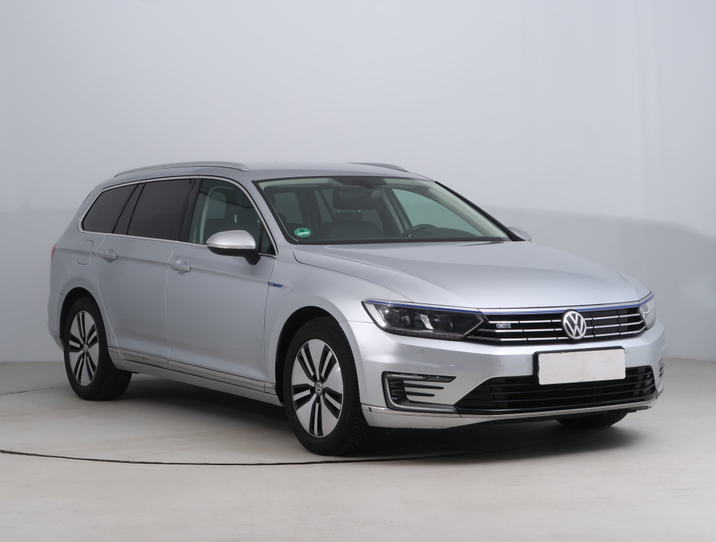 Volkswagen Passat 2017 1.4 GTE 140105km Combi